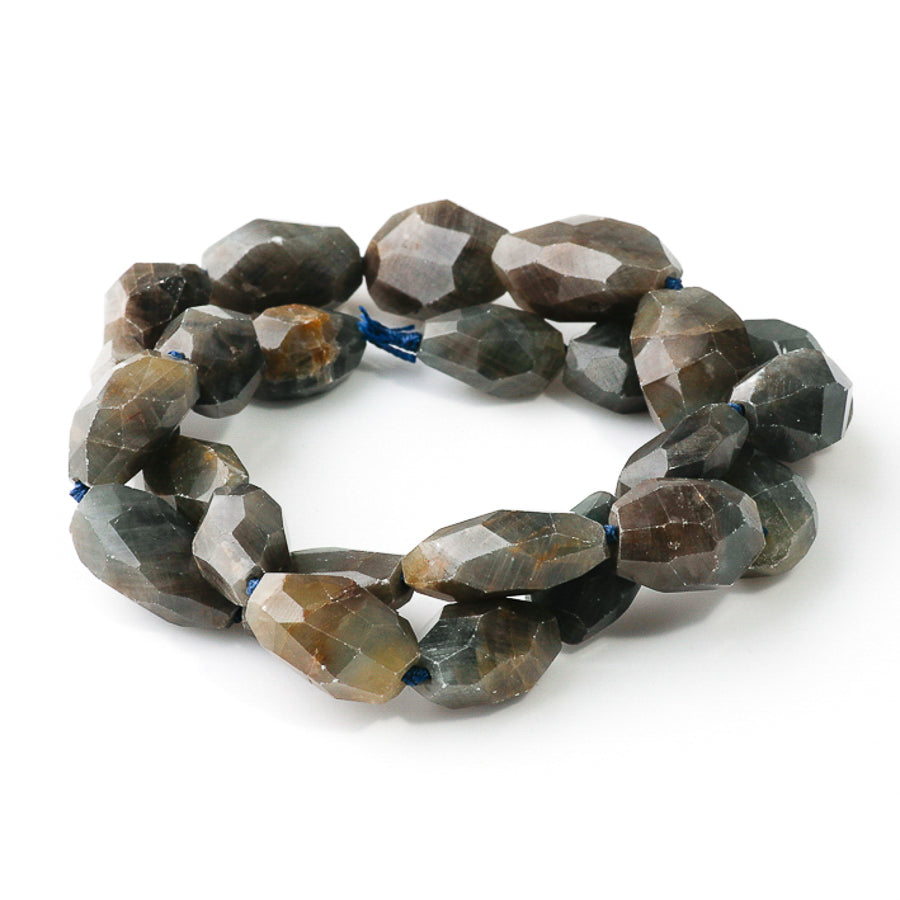 Sapphire 9x12-12x15mm Faceted Nugget - 15-16 Inch — Dakota Stones